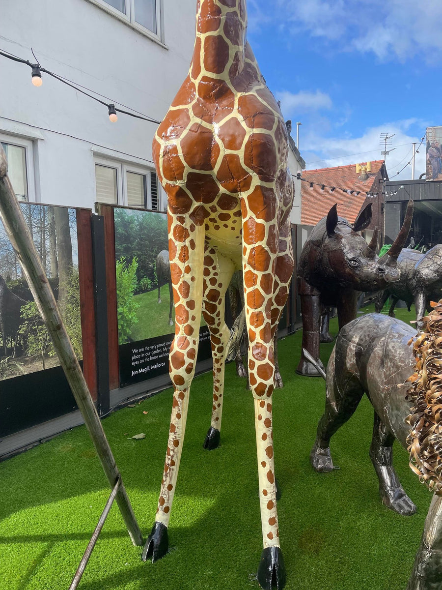 14ft Painted Giraffe – Backyard Bliss